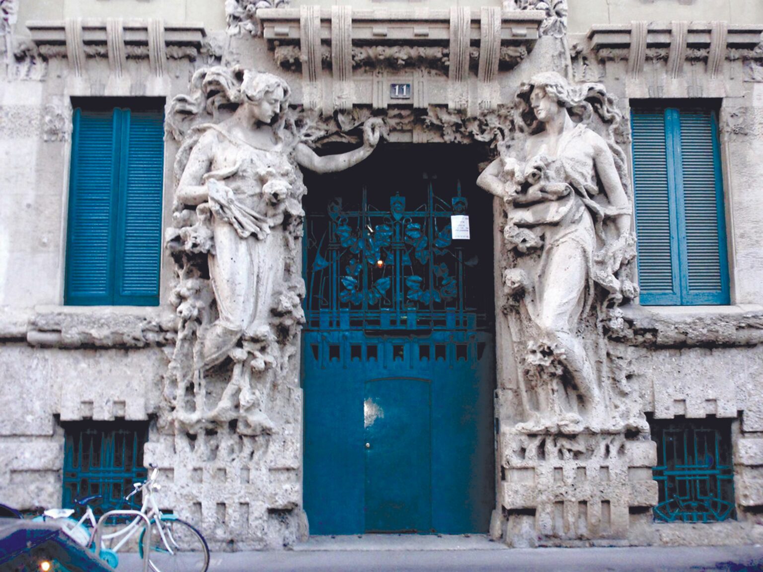 Il Liberty a Milano: quando l'arte fiorisce tra eleganza e innovazione ...